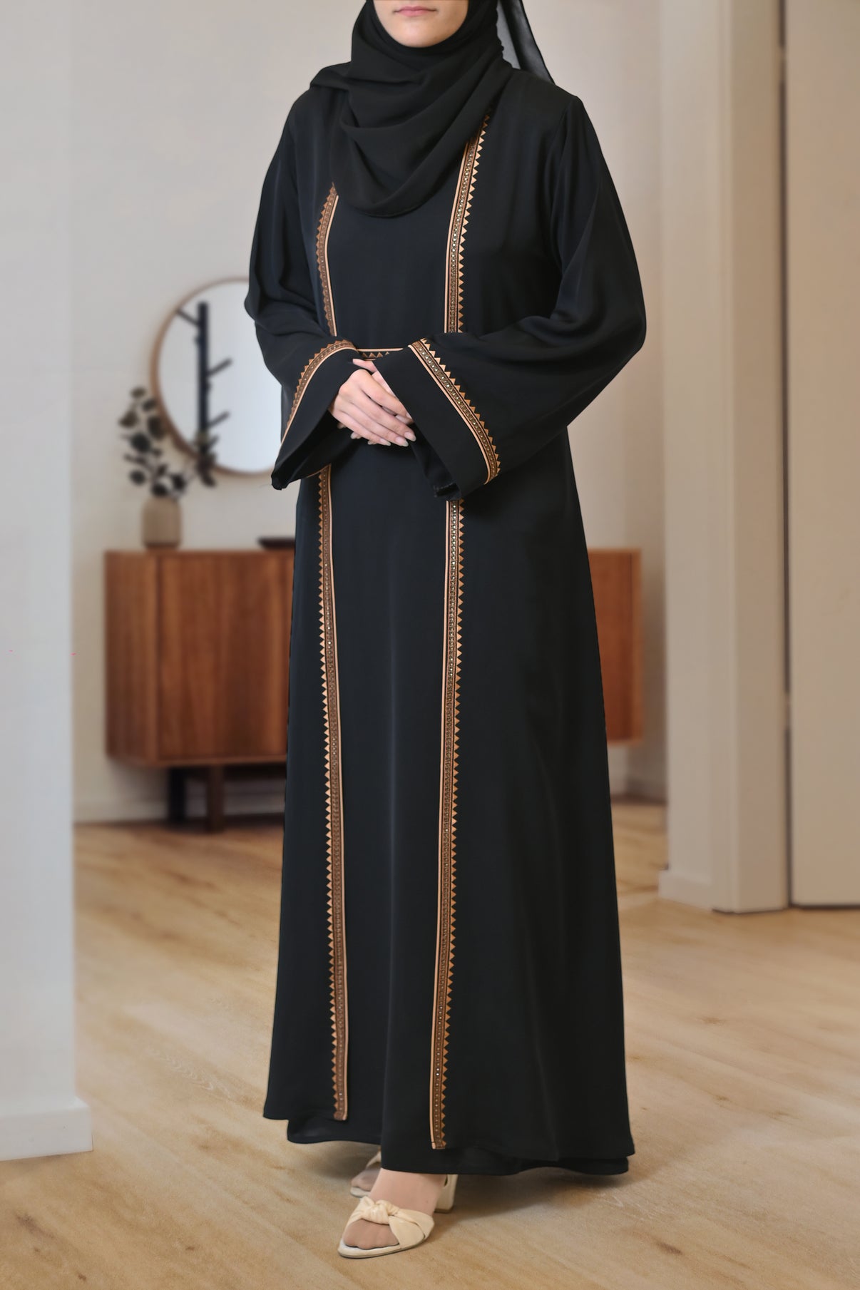 Elegant Black Abaya with Golden Embroidery – Tabeens By Gulshan Fabrics